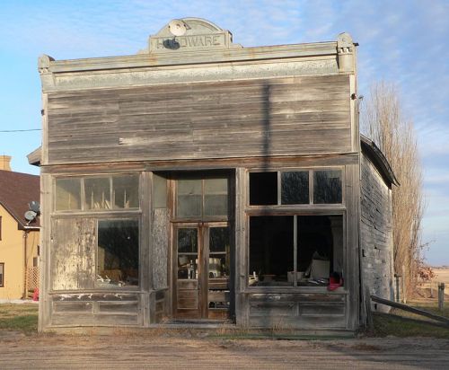 15 Eerily Beautiful Abandoned Places In Nebraska
