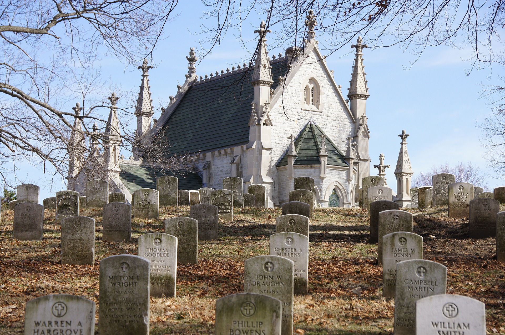 9 Disturbing Cemeteries In Indiana That Will Give You Goosebumps