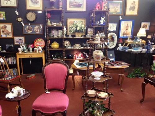 9 Best Antique Stores In Alabama Where You'll Find Hidden Treasures