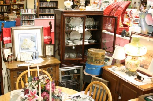 12 Best Flea Markets In Virginia Where You'll Find Awesome Stuff