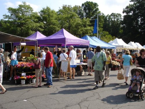 12 Best Flea Markets In Virginia Where You'll Find Awesome Stuff