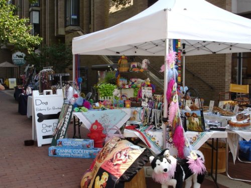 12 Best Flea Markets In Virginia Where You'll Find Awesome Stuff