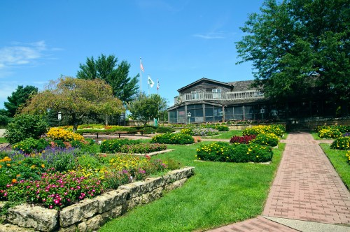 These Pretty Gardens In Iowa Are Amazing For A Spring Day