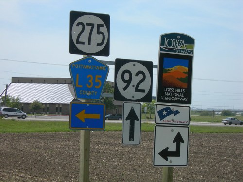 Top 10 Scenic Country Roads in Iowa for a Picturesque Drive