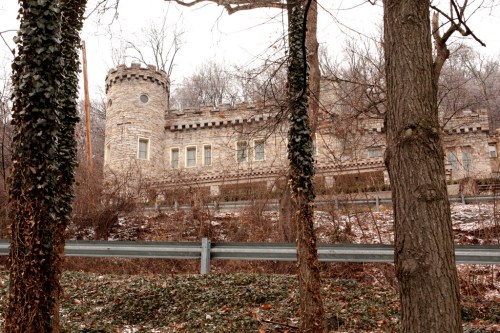 Fascinating Castle In West Virginia: Berkeley Springs Castle