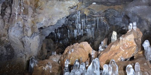 These Ice Caves In WA Are A Stunning Natural Wonder