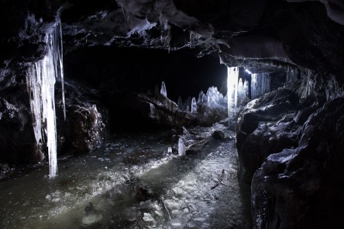 These Ice Caves In WA Are A Stunning Natural Wonder