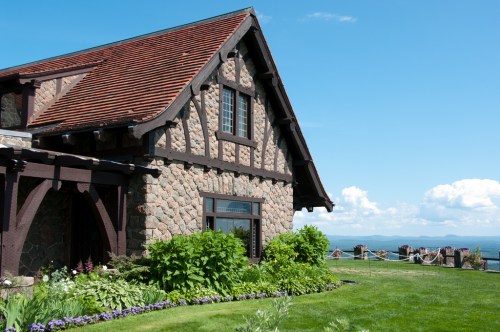 Visit 8 Castles In New Hampshire That Will Wow You