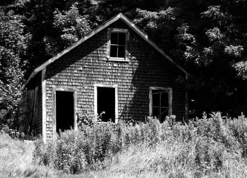 Haunted Houses In Maine: 12 Of The Creepiest