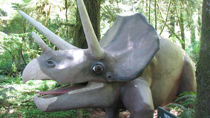 This Dinosaur Theme Park In Oregon Is A Prehistoric Adventure