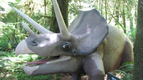 This Dinosaur Theme Park In Oregon Is A Prehistoric Adventure