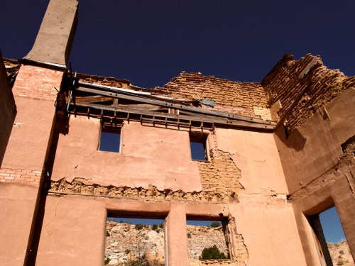 8 Creepy Ghost Towns In New Mexico That'll Give You Chills