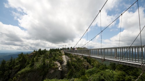 The Mile High Swinging Bridge In North Carolina Is Terrifying, Yet Magical