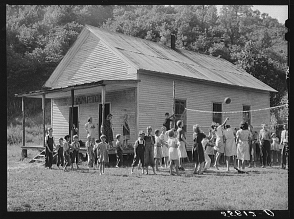 15 Photos of Rural Kentucky Schools in the 1900s