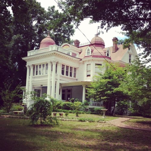 Tour The Allen House In Arkansas: A Haunted House In Monticello