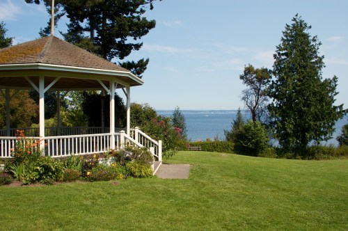 11 Best Gardens In Washington State To Visit This Spring