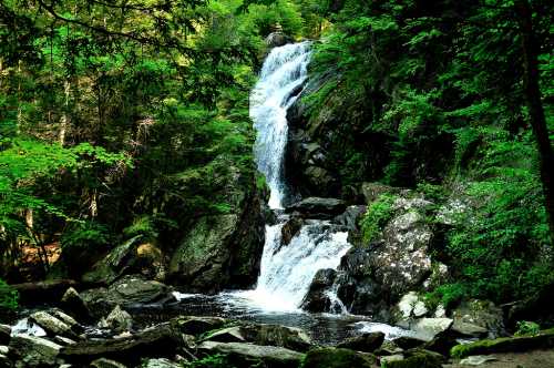 13 Best Waterfalls In Connecticut