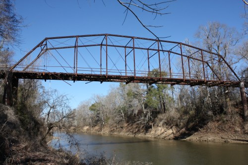The Story Behind The Hanging Bridge In Mississippi