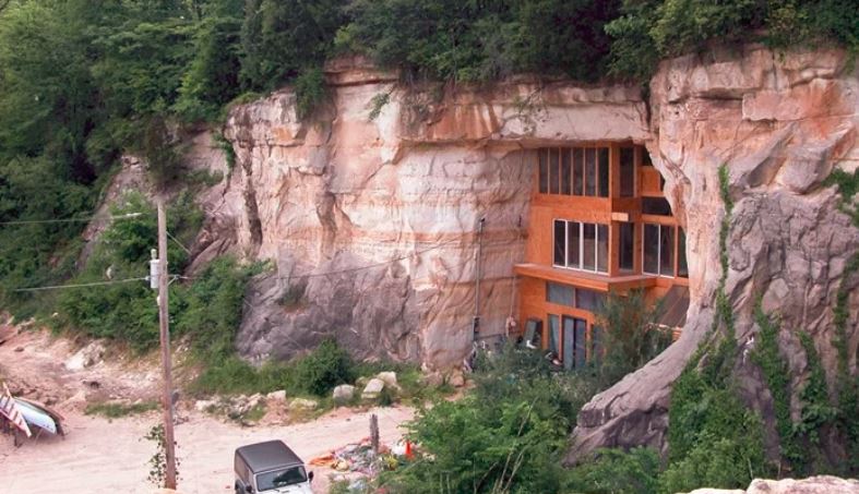 You’ve Never Seen Anything Like These Bizarre Houses Around The U.S.