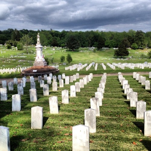 11 Mississippi Cemeteries That Are Both Eerie And Beautiful