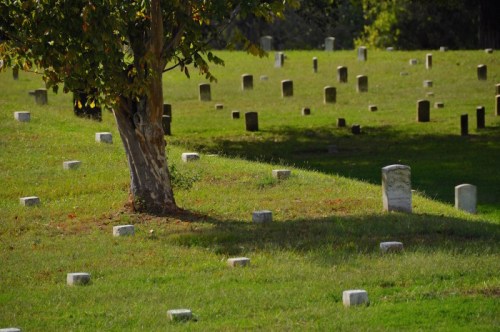 11 Mississippi Cemeteries That Are Both Eerie And Beautiful
