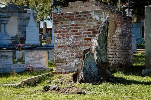11 Mississippi Cemeteries That Are Both Eerie And Beautiful