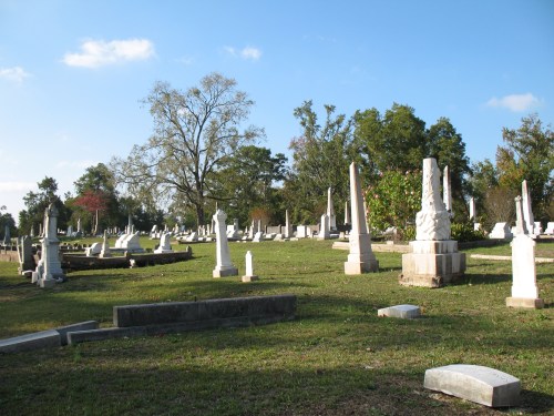 11 Mississippi Cemeteries That Are Both Eerie And Beautiful