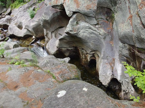 Sculptured Rocks Natural Area In NH Is An Emerald Canyon