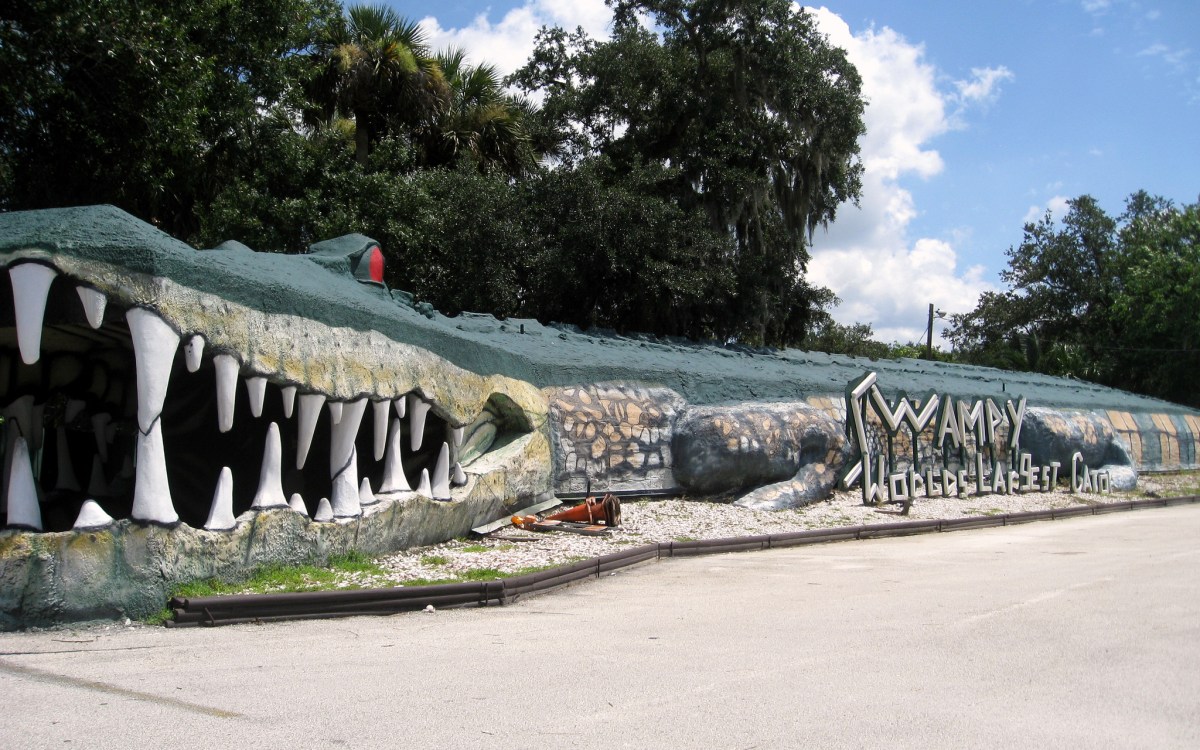 The Top 12 Weird Roadside Attractions In Florida
