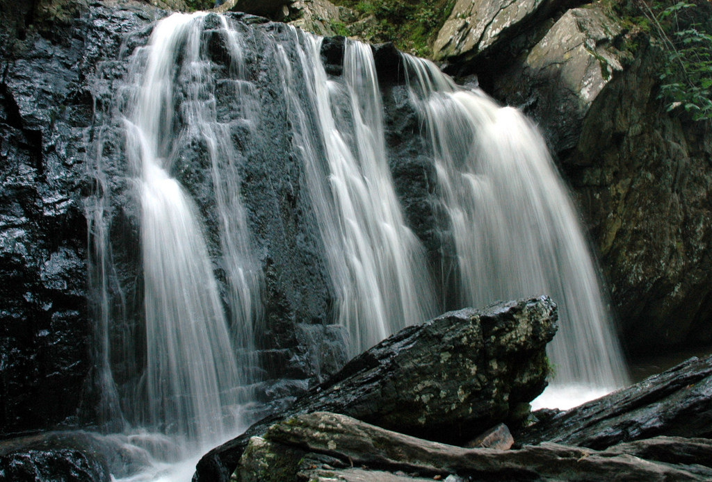 These Hidden Waterfalls Near Washington DC Are Amazing