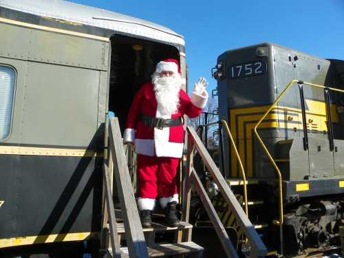 The Murder Mystery Dinner Train In Michigan Everyone Should Experience