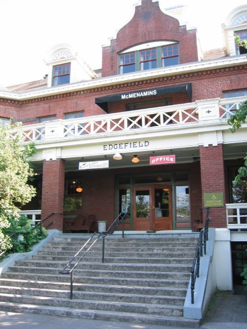 6 Of The Most Haunted Hotels In Portland, Oregon