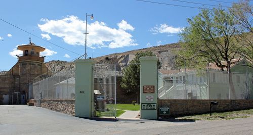 Take A Terrifying Tour Of This Haunted Colorado Prison Museum
