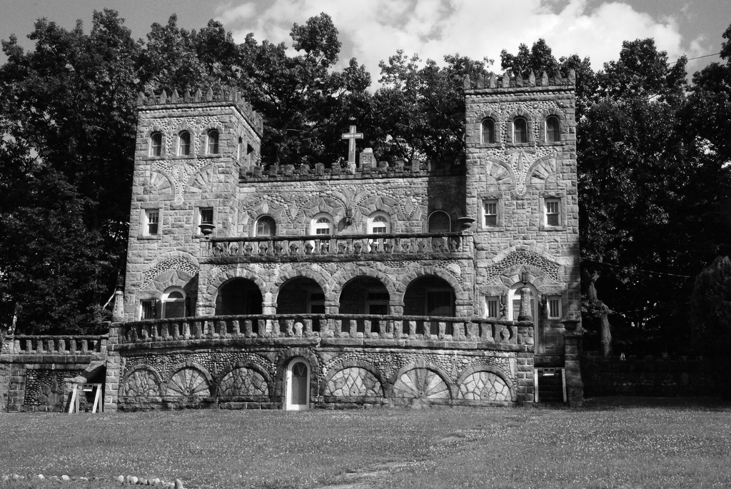 This Hidden West Virginia Castle Will Make You Feel Like You’re In A ...