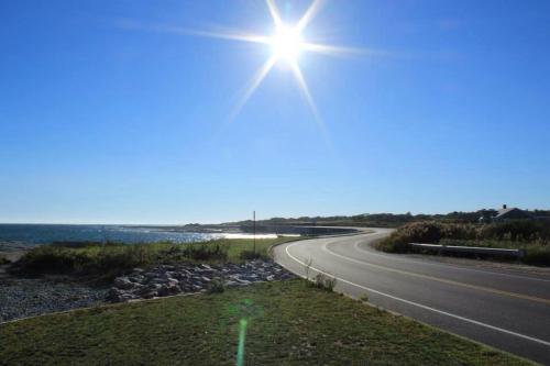 Explore Rhode Island's Scenic Ten Mile Drive