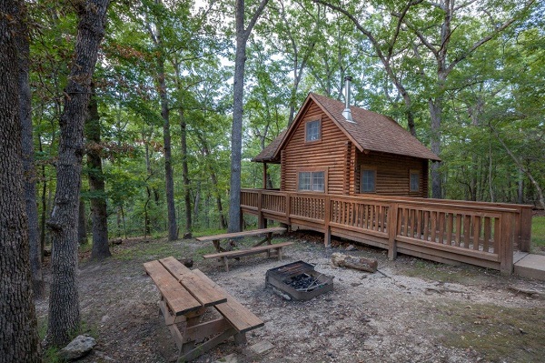 10 Cozy Cabins In Missouri For A Perfect Fall Getaway