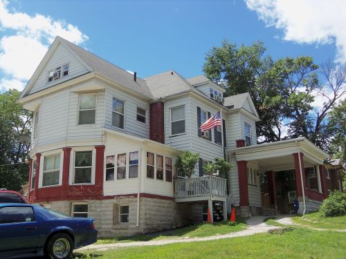 These 10 Real Haunted Places In Iowa Will Keep You Up At Night