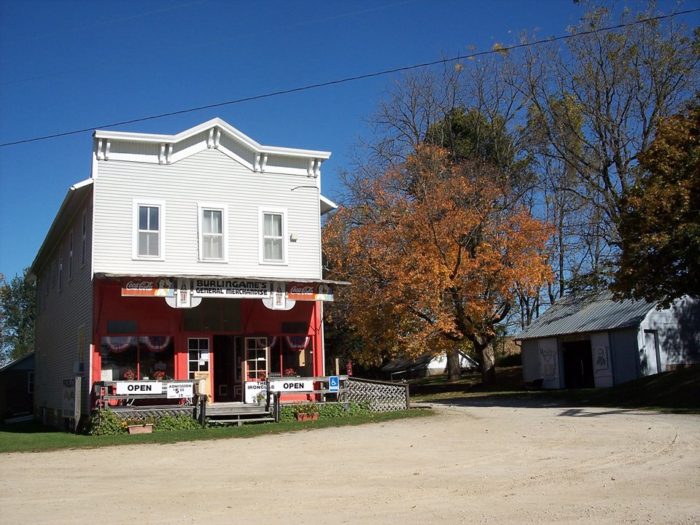 This Charming Little Town Is One Of The Most Lovely Day Trips In Iowa