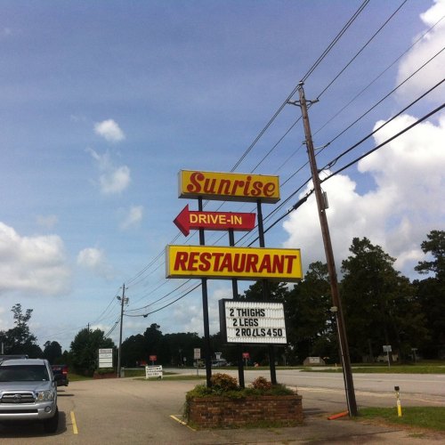 13 Of The Best South Carolina Diners, Drive Ins, and Dive Restaurants