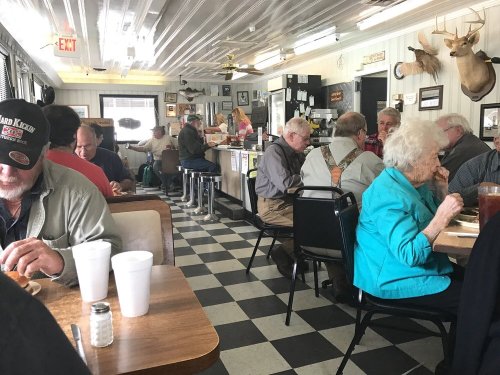 13 Of The Best South Carolina Diners, Drive Ins, and Dive Restaurants