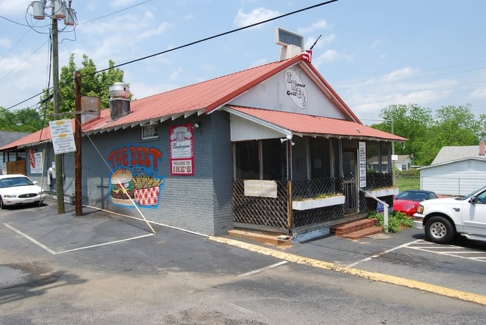 13 Of The Best South Carolina Diners, Drive Ins, and Dive Restaurants
