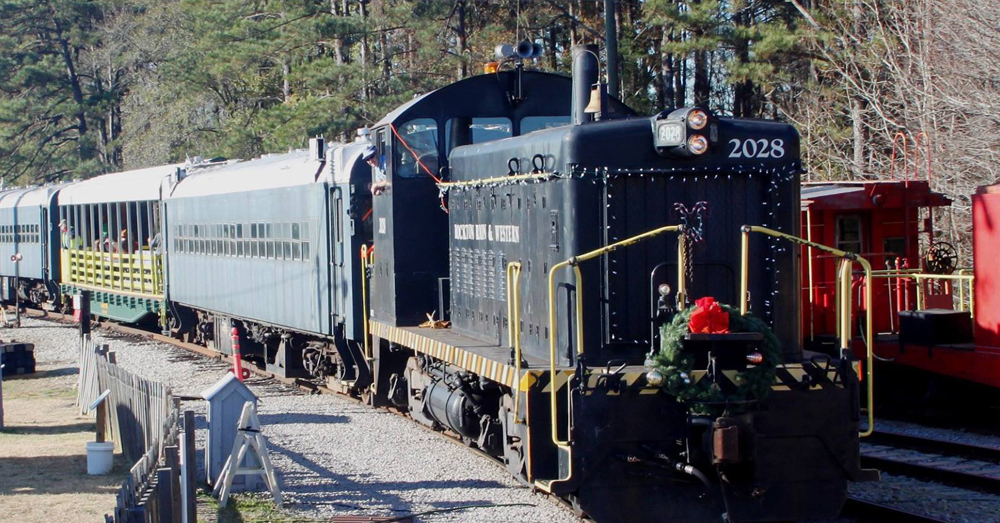 Enjoy The Magical Santa Express Train Ride Aboard A Train At The South ...