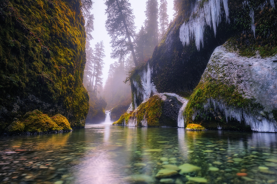 5 Best Frozen Waterfalls Near Portland