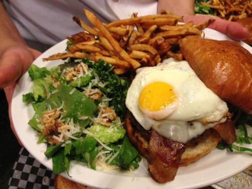 15 Best Burgers In Illinois: The Ultimate Burger Bucket List