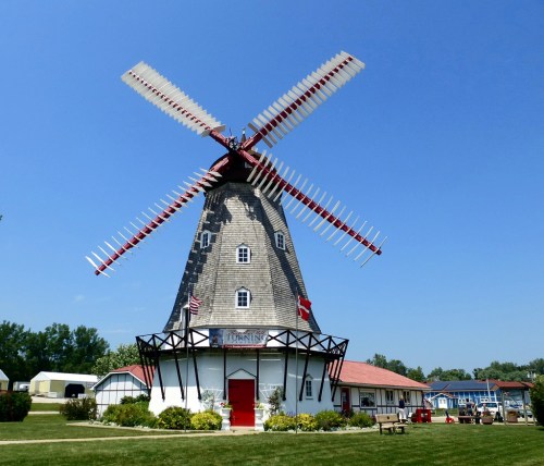 11 Small Towns In Rural Iowa That Are Downright Delightful