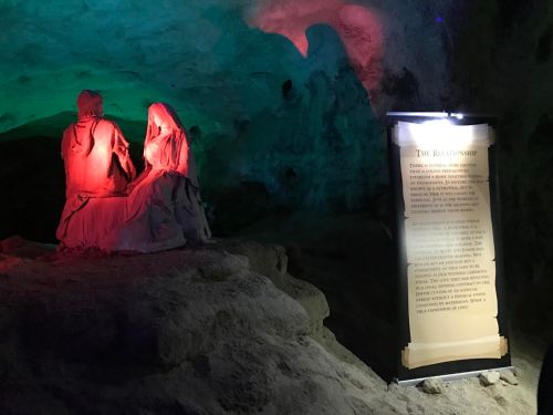 The White Gravel Mines Have The Best Christmas Cave In Ohio