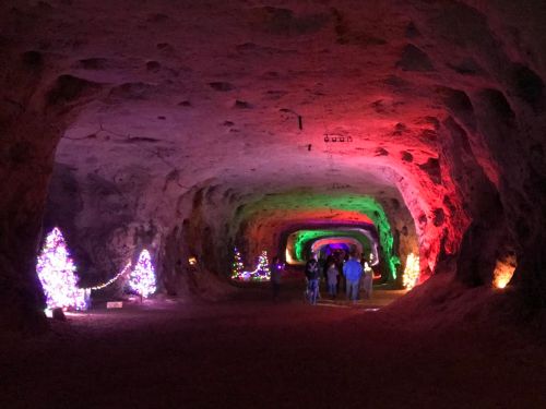 The White Gravel Mines Have The Best Christmas Cave In Ohio