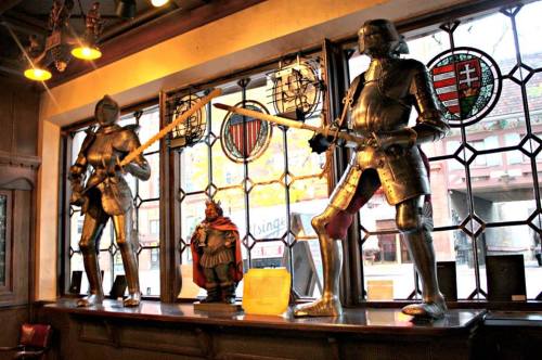 The Iconic Milwaukee Restaurants That Belong On Your Bucket List