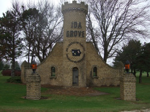 One Of The Most Family-Friendly RoadTrips In Iowa: Majestic Castles