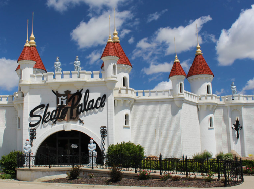 One Of The Most Family-Friendly RoadTrips In Iowa: Majestic Castles